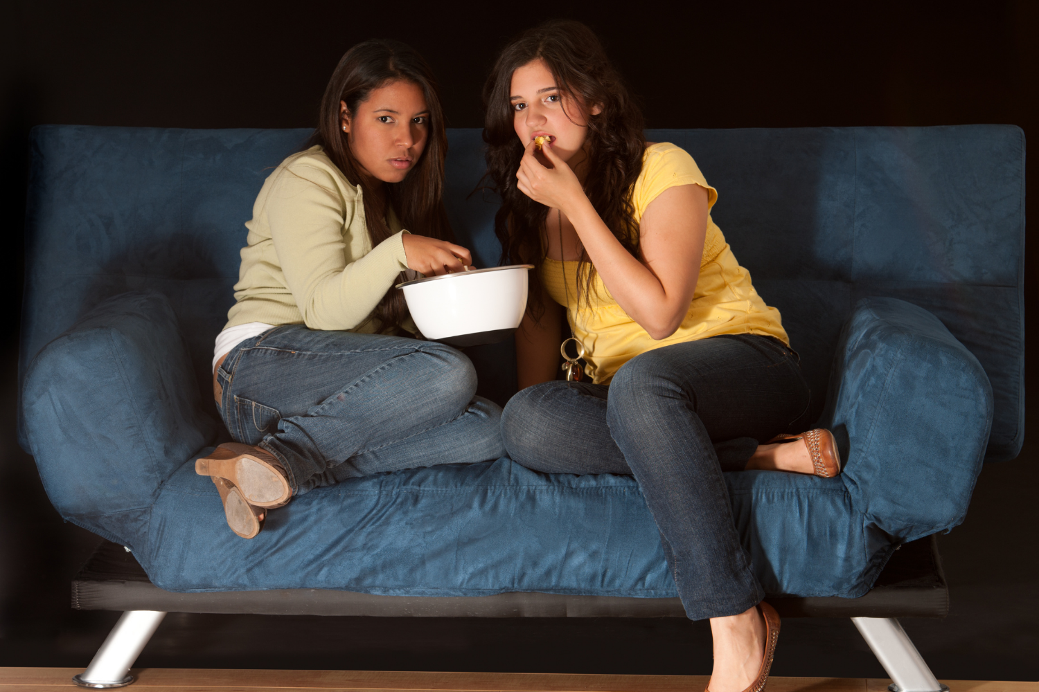 5 Ways To Bond With Your College Roommate - Free College Info